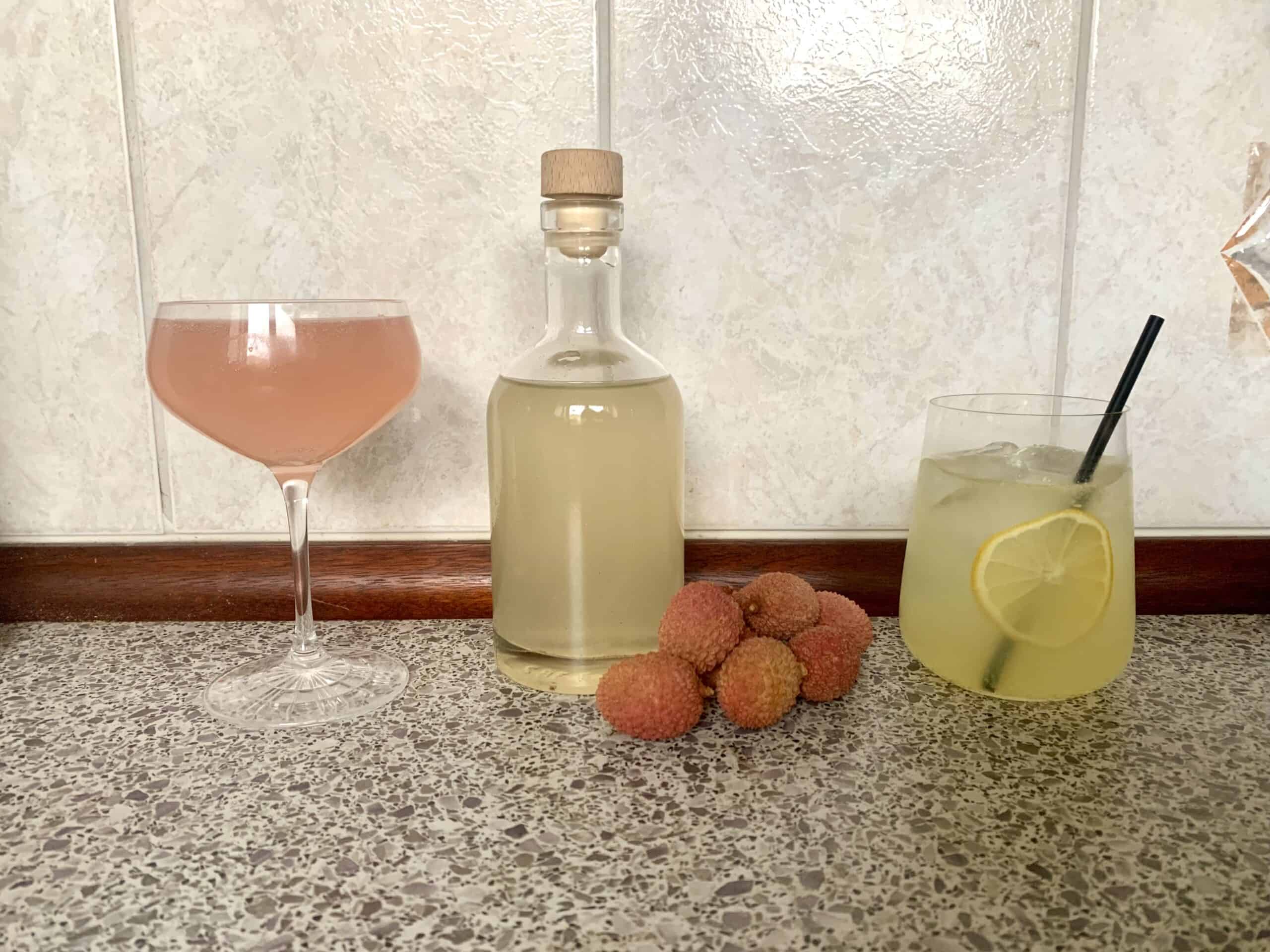 Litchi rosé cocktail og litchilemonade - Madentusiasten