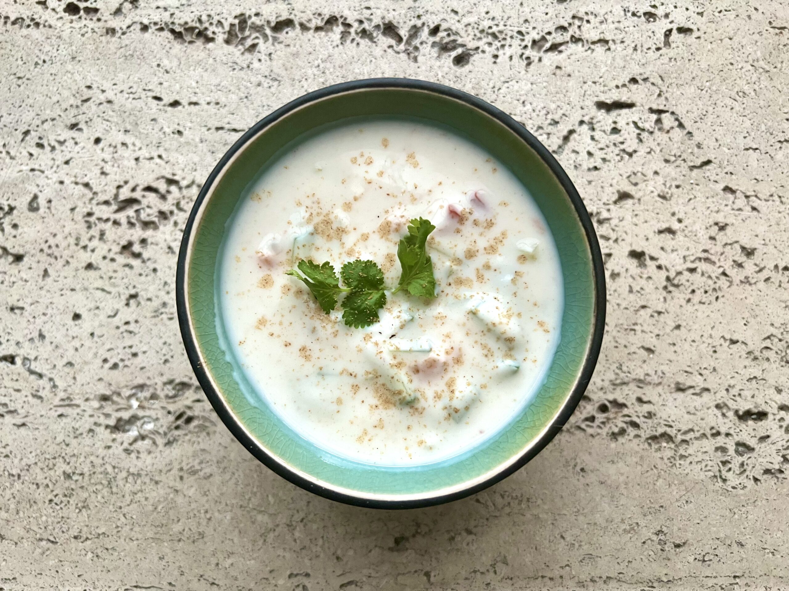 Raita (indisk yoghurt dip) - Madentusiasten